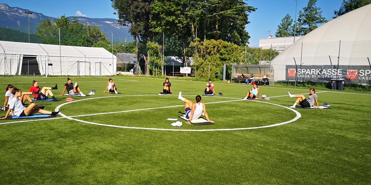 Acciaierie Valbruna Bolzano, gruppo al lavoro con entusiasmo